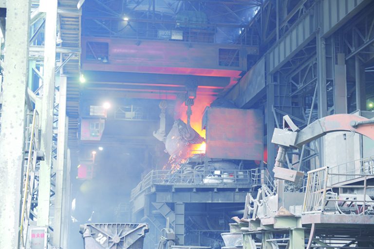 Industrial Overhead Cranes Facilitate Industrial Operations